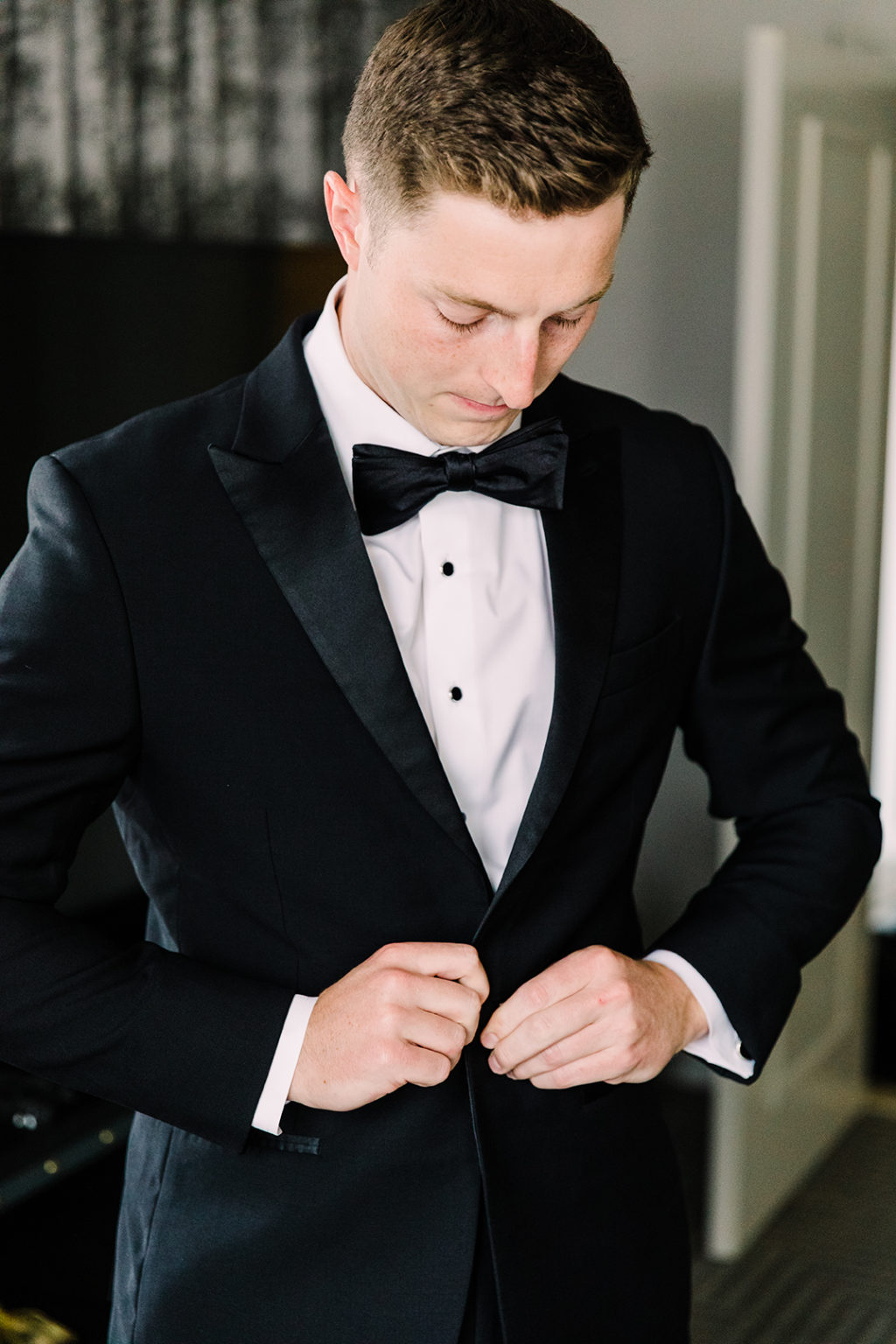 Timeless Micro Wedding in Chicago - artistrieco.com