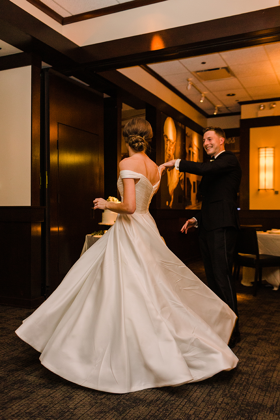 Timeless Micro Wedding in Chicago - artistrieco.com
