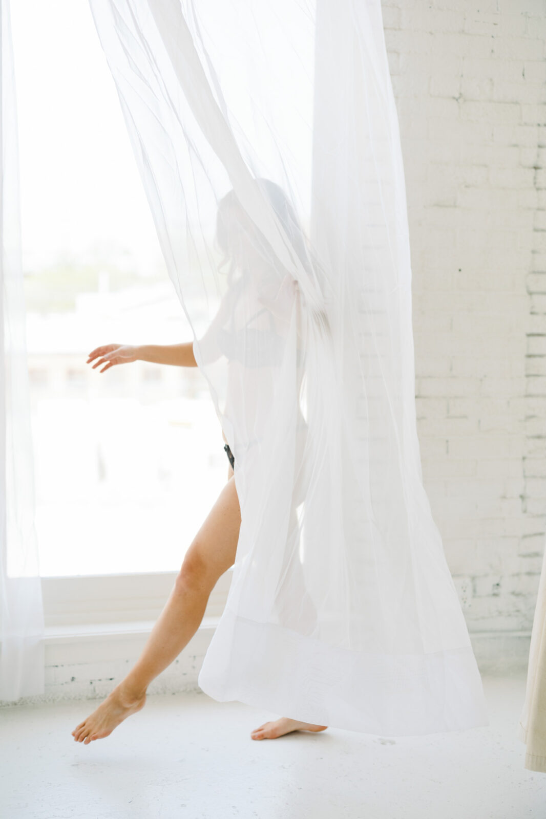 A Playful Bridal Boudoir Shoot in the South Loop - artistrieco.com