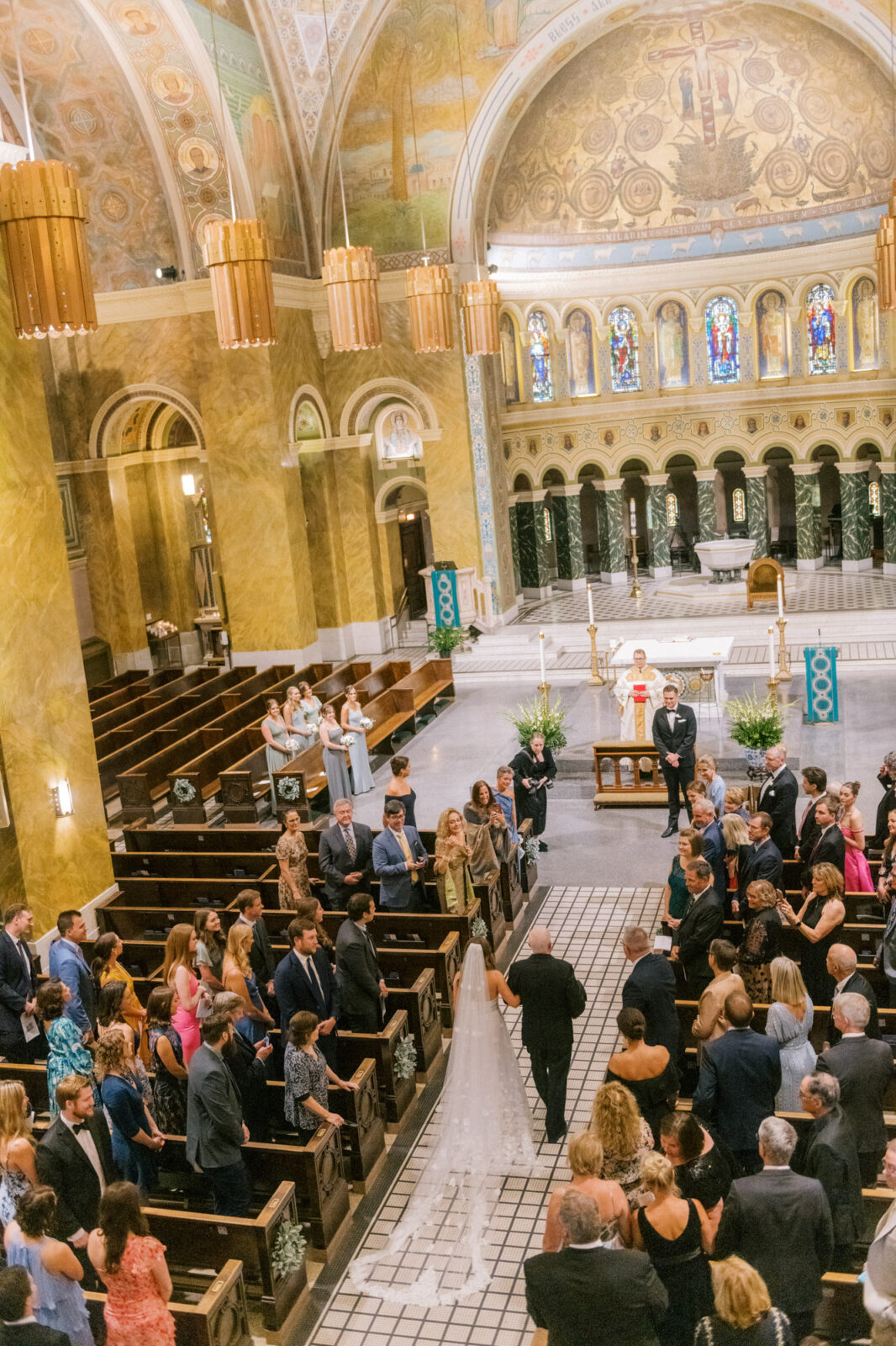 Stunning Summer Wedding at The Exchange Chicago - Artistrie Co.